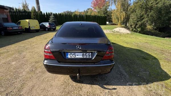 Черный Мерседес E 200 2004 в Лимбажи, объемом двигателя 2.20 л и пробегом 355 тыс. км за 2550 €, фото 6 на AUTOMOTO.COM.LV