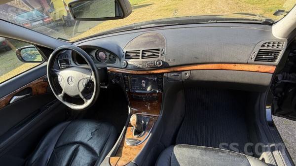Черный Мерседес E 200 2004 в Лимбажи, объемом двигателя 2.20 л и пробегом 355 тыс. км за 2550 €, фото 11 на AUTOMOTO.COM.LV