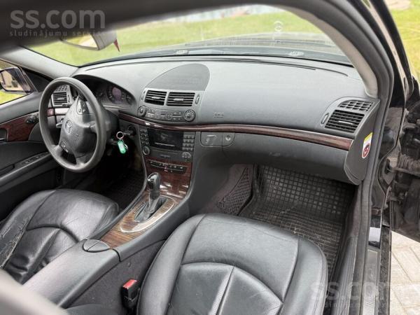 Melns Mercedes-Benz e-200 2005 Cēsis, ar dzinēja tilpumu 2.20 L un nobraukumu 303 tūkst. km par 1800 €, foto 8 vietnē AUTOMOTO.COM.LV