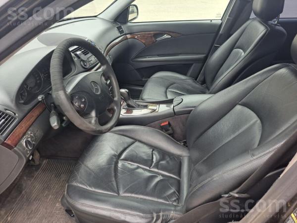 Black Mercedes-Benz e-200 2005 in Jekabpils, with an engine capacity of 2.20 L and mileage of 410 thousand km for 1850 €, photo 9 on AUTOMOTO.COM.LV