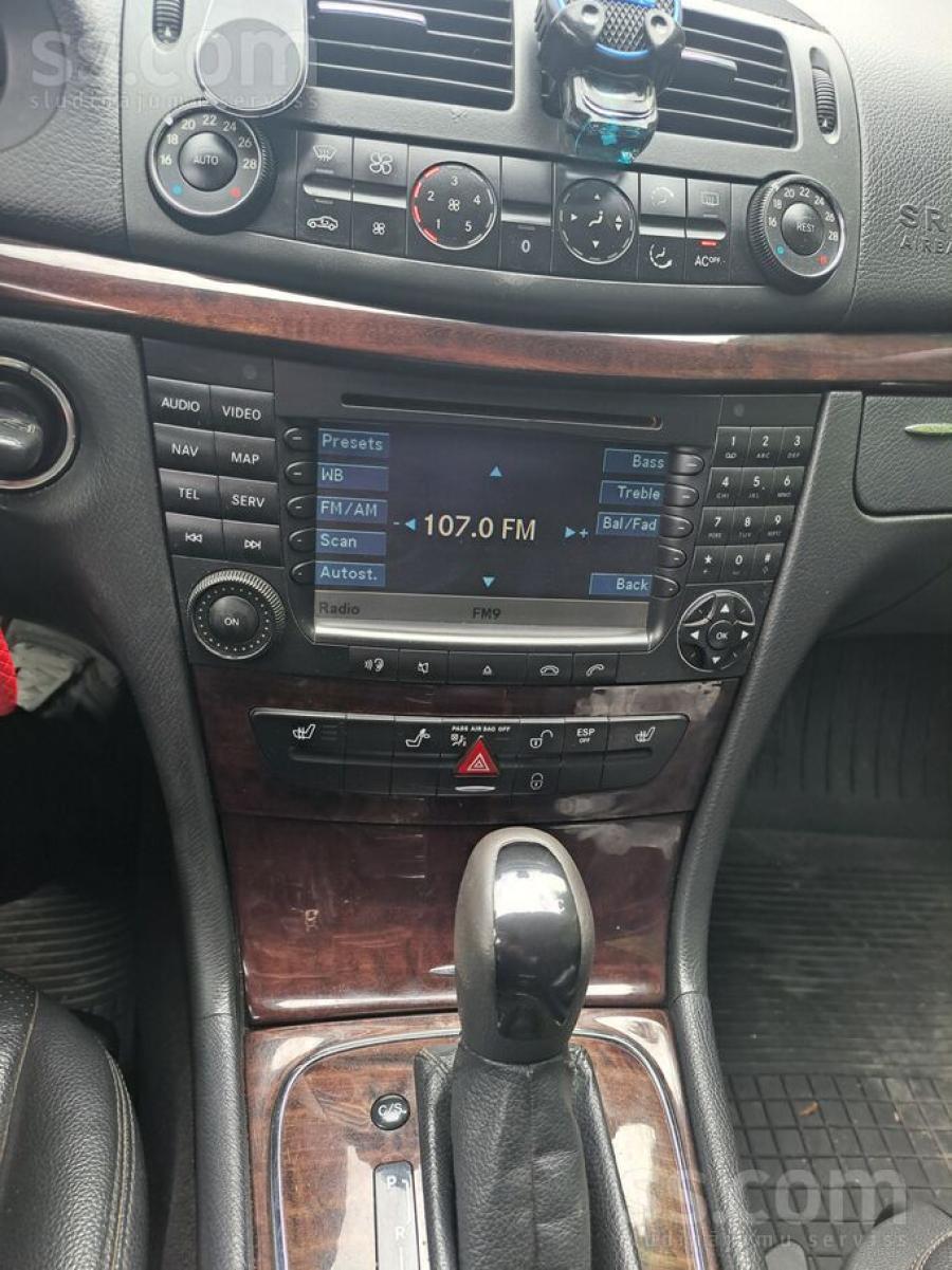 Melns Mercedes-Benz e-200 2005 Jēkabpils, ar dzinēja tilpumu 2.20 L un nobraukumu 410 tūkst. km par 1850 €, foto 13 vietnē AUTOMOTO.COM.LV