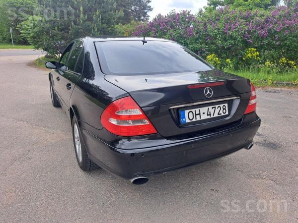 Melns Mercedes-Benz e-200 2005 Jēkabpils, ar dzinēja tilpumu 2.20 L un nobraukumu 419 tūkst. km par 1850 €, foto 5 vietnē AUTOMOTO.COM.LV