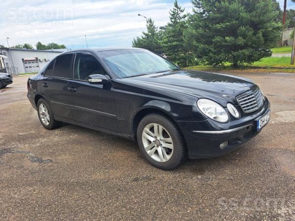 Black Mercedes-Benz e-200 2005 in Jekabpils, with an engine capacity of 2.20 L and mileage of 419 thousand km for 1900 €, photo 2 on AUTOMOTO.COM.LV