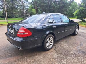 Black Mercedes-Benz e-200 2005 in Jekabpils, with an engine capacity of 2.20 L and mileage of 419 thousand km for 1800 €, photo 4 on AUTOMOTO.COM.LV