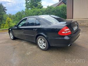 Black Mercedes-Benz e-200 2005 in Jekabpils, with an engine capacity of 2.20 L and mileage of 419 thousand km for 1800 €, photo 7 on AUTOMOTO.COM.LV