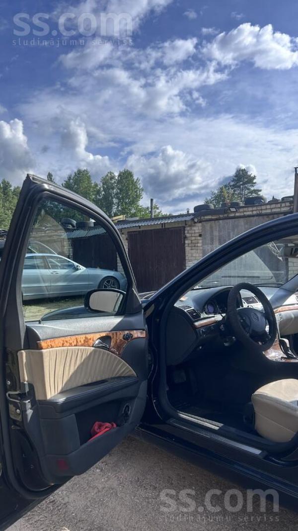 Melns Mercedes-Benz e-200 2005 Cēsis, ar dzinēja tilpumu 1.80 L un nobraukumu 370 tūkst. km par 3200 €, foto 3 vietnē AUTOMOTO.COM.LV