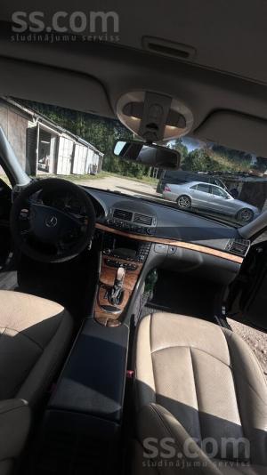 Black Mercedes-Benz e-200 2005 in Cesis, with an engine capacity of 1.80 L and mileage of 370 thousand km for 3200 €, photo 6 on AUTOMOTO.COM.LV