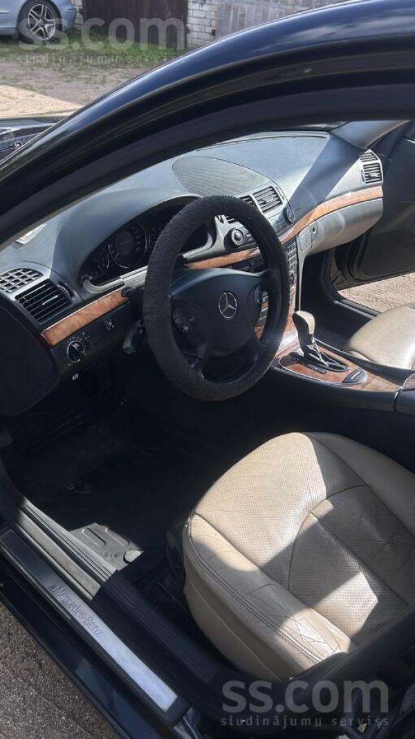 Melns Mercedes-Benz e-200 2005 Cēsis, ar dzinēja tilpumu 1.80 L un nobraukumu 370 tūkst. km par 3200 €, foto 7 vietnē AUTOMOTO.COM.LV