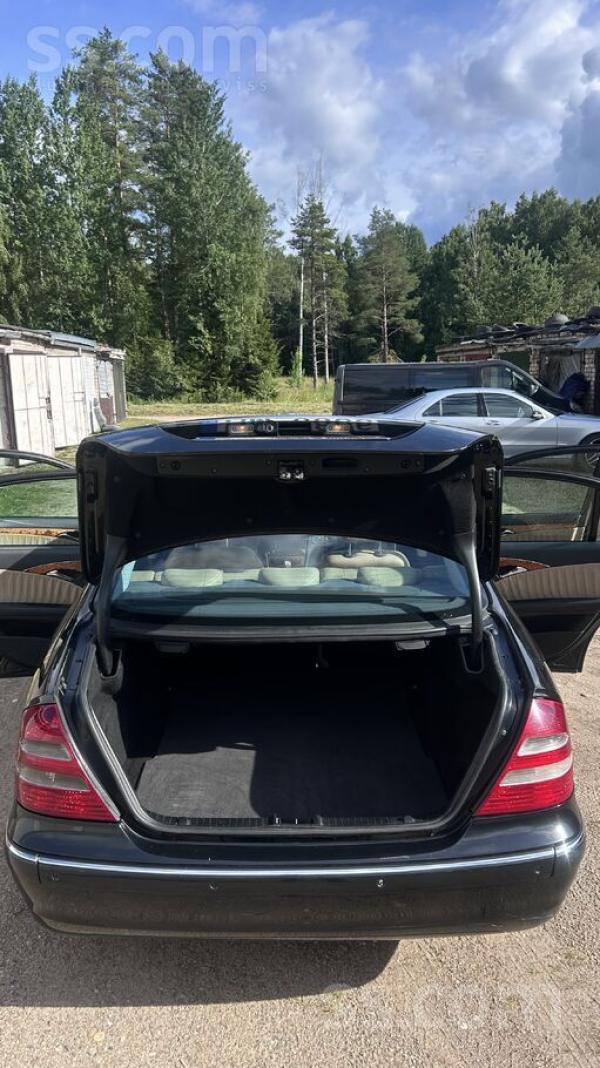 Melns Mercedes-Benz e-200 2005 Cēsis, ar dzinēja tilpumu 1.80 L un nobraukumu 370 tūkst. km par 3200 €, foto 8 vietnē AUTOMOTO.COM.LV
