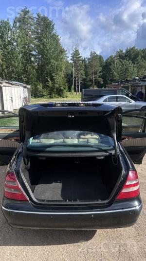 Black Mercedes-Benz e-200 2005 in Cesis, with an engine capacity of 1.80 L and mileage of 370 thousand km for 3200 €, photo 9 on AUTOMOTO.COM.LV