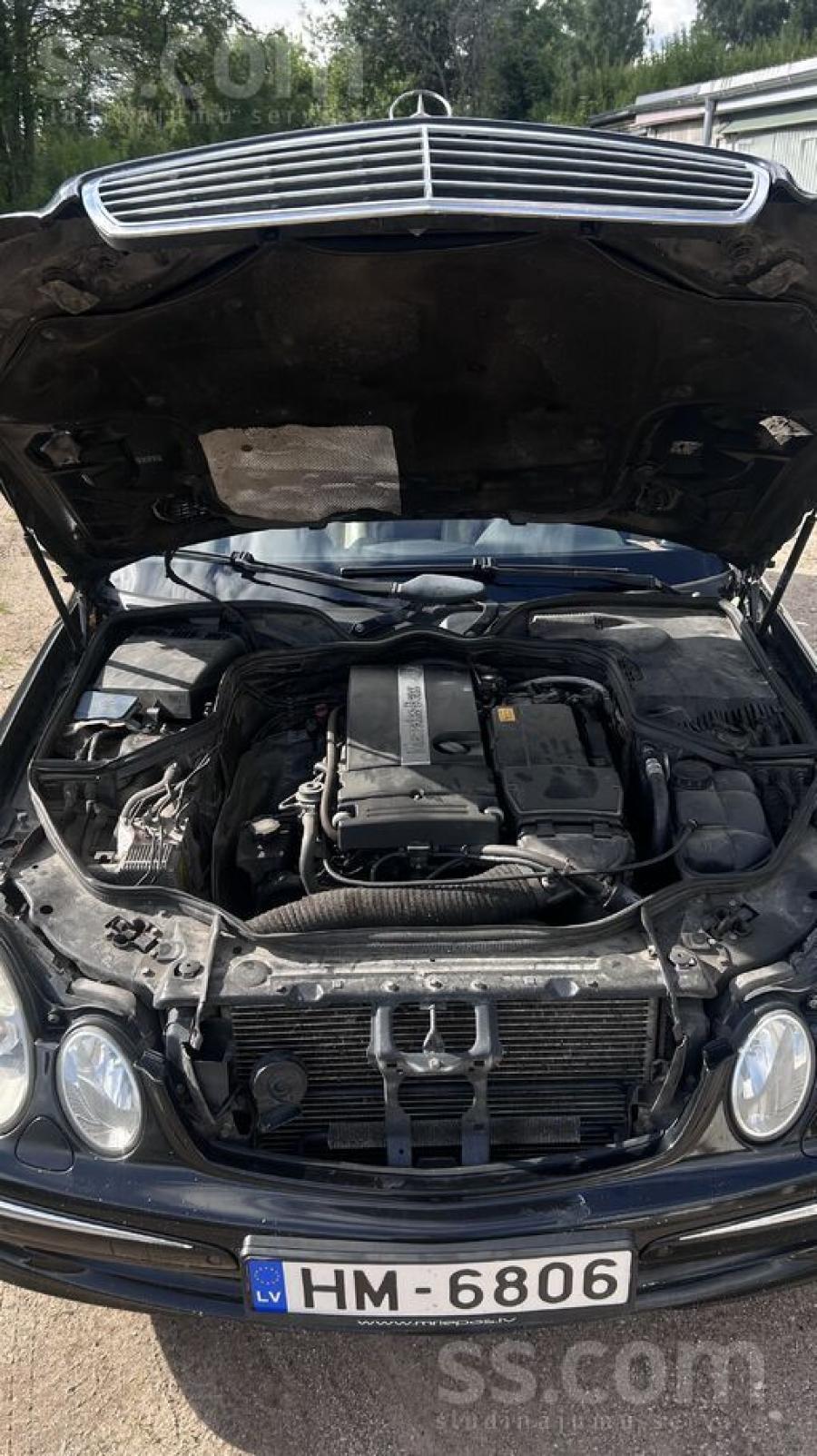Black Mercedes-Benz e-200 2005 in Cesis, with an engine capacity of 1.80 L and mileage of 370 thousand km for 3200 €, photo 12 on AUTOMOTO.COM.LV