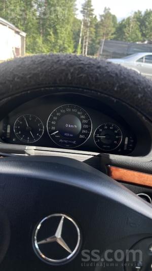 Black Mercedes-Benz e-200 2005 in Cesis, with an engine capacity of 1.80 L and mileage of 370 thousand km for 3200 €, photo 13 on AUTOMOTO.COM.LV