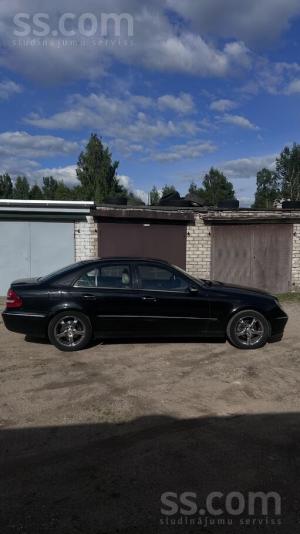 Black Mercedes-Benz e-200 2005 in Cesis, with an engine capacity of 1.80 L and mileage of 370 thousand km for 3200 €, photo 17 on AUTOMOTO.COM.LV
