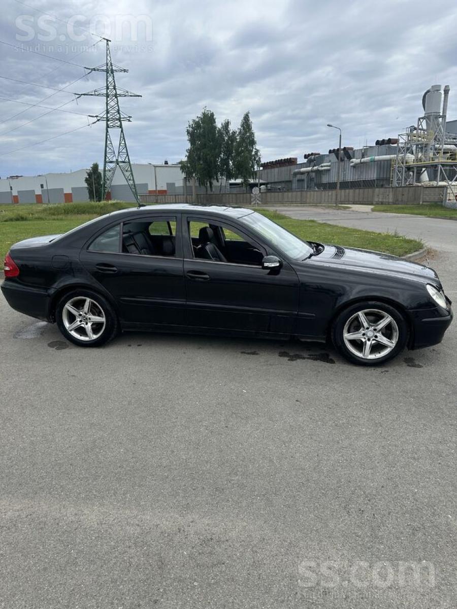 Melns Mercedes-Benz e-200 2005 Rīga, ar dzinēja tilpumu 2.20 L un nobraukumu 311 tūkst. km par 2500 €, foto 5 vietnē AUTOMOTO.COM.LV