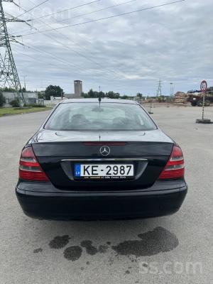 Melns Mercedes-Benz e-200 2005 Rīga, ar dzinēja tilpumu 2.20 L un nobraukumu 311 tūkst. km par 2500 €, foto 6 vietnē AUTOMOTO.COM.LV