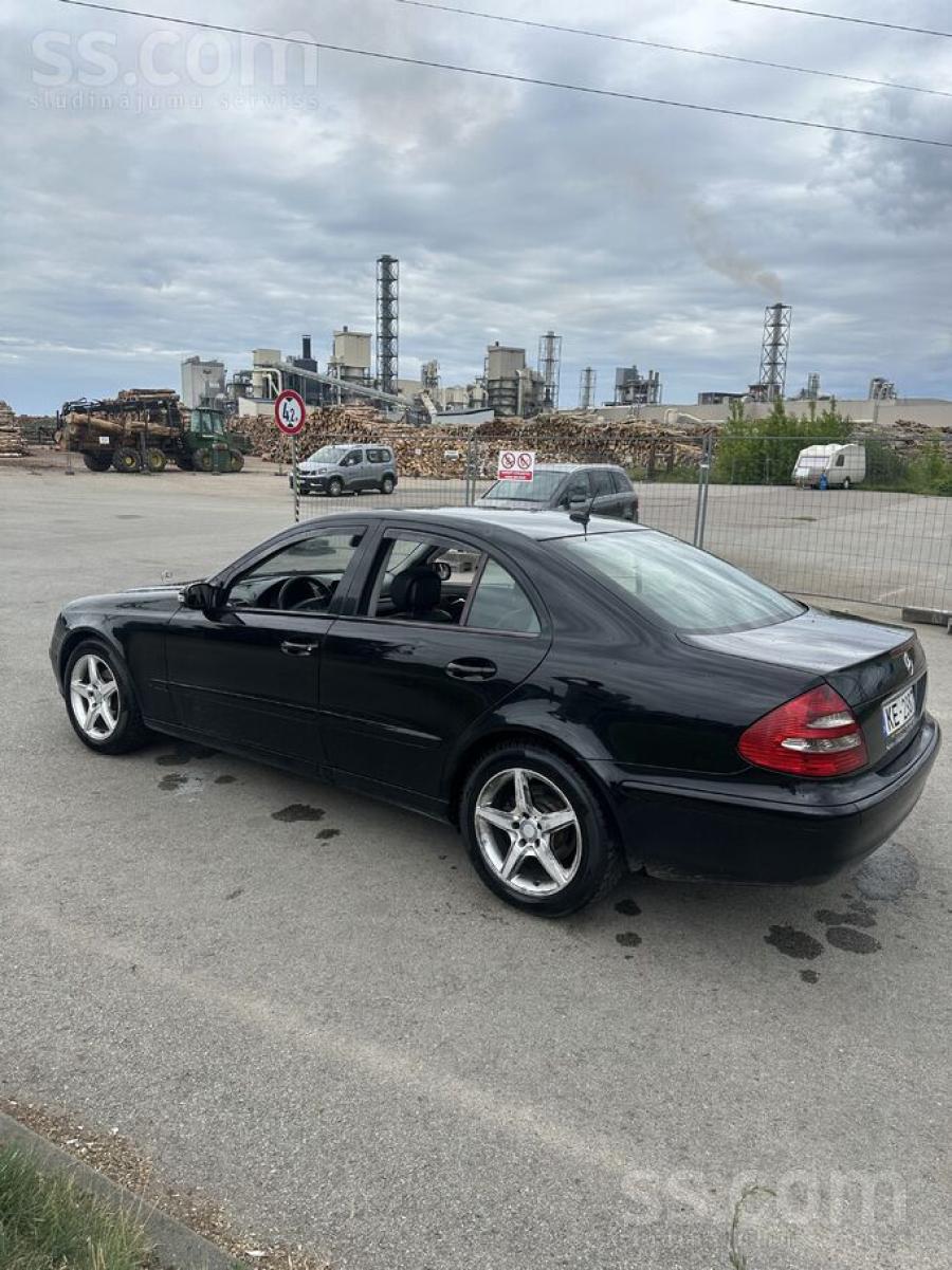 Melns Mercedes-Benz e-200 2005 Rīga, ar dzinēja tilpumu 2.20 L un nobraukumu 311 tūkst. km par 2500 €, foto 7 vietnē AUTOMOTO.COM.LV