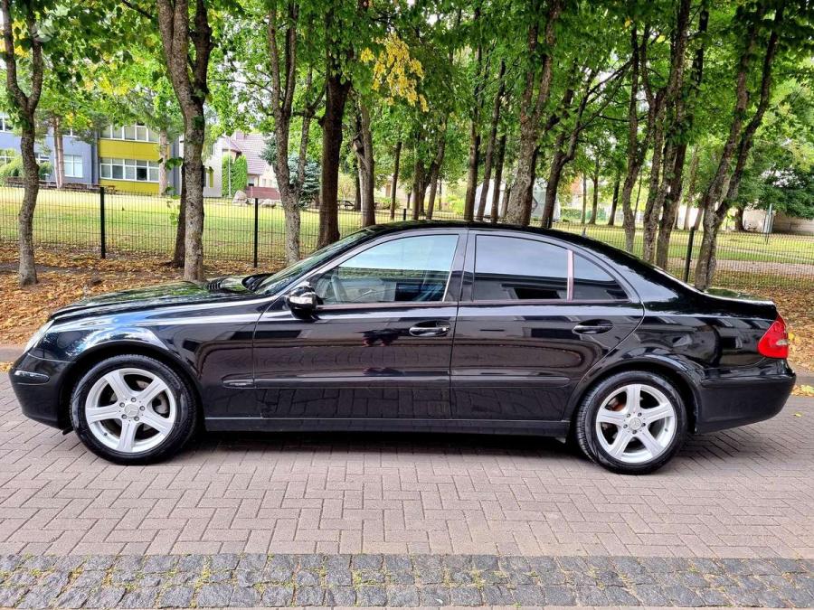 Melns Mercedes-Benz e-200 2005 Jonava, ar dzinēja tilpumu 2.15 L un nobraukumu 433 tūkst. km par 2499 €, foto 4 vietnē AUTOMOTO.COM.LV