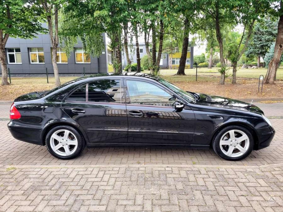 Melns Mercedes-Benz e-200 2005 Jonava, ar dzinēja tilpumu 2.15 L un nobraukumu 433 tūkst. km par 2499 €, foto 8 vietnē AUTOMOTO.COM.LV
