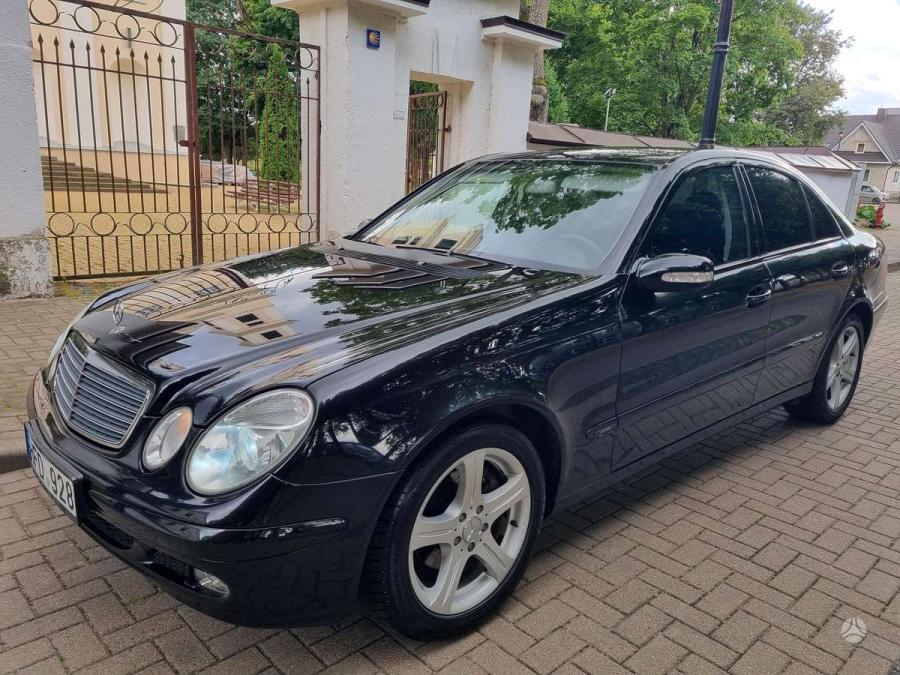 Melns Mercedes-Benz e-200 2005 Jonava, ar dzinēja tilpumu 2.15 L un nobraukumu 433 tūkst. km par 2499 €, foto 11 vietnē AUTOMOTO.COM.LV