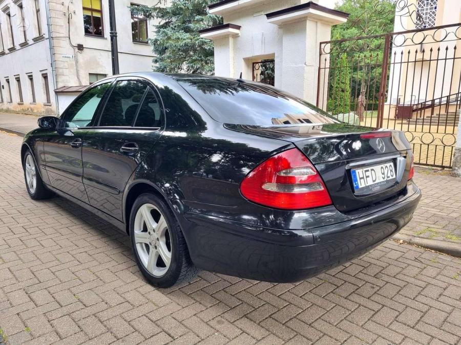 Melns Mercedes-Benz e-200 2005 Jonava, ar dzinēja tilpumu 2.15 L un nobraukumu 433 tūkst. km par 2499 €, foto 13 vietnē AUTOMOTO.COM.LV