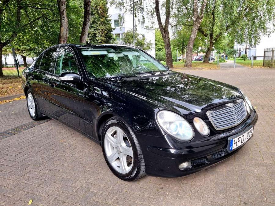 Melns Mercedes-Benz e-200 2005 Jonava, ar dzinēja tilpumu 2.15 L un nobraukumu 433 tūkst. km par 2499 €, foto 18 vietnē AUTOMOTO.COM.LV