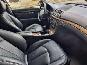 Melns Mercedes-Benz e-200 2005 Jonava, ar dzinēja tilpumu 2.15 L un nobraukumu 433 tūkst. km par 2499 €, foto 22 vietnē AUTOMOTO.COM.LV