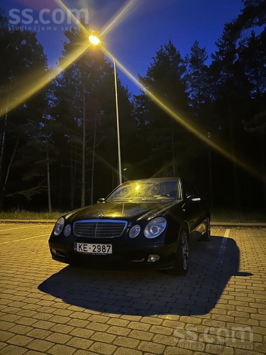 Черный Мерседес E 200 2005 в Рига, объемом двигателя 2.00 л и пробегом 314 тыс. км за 2500 €, фото 1 на AUTOMOTO.COM.LV