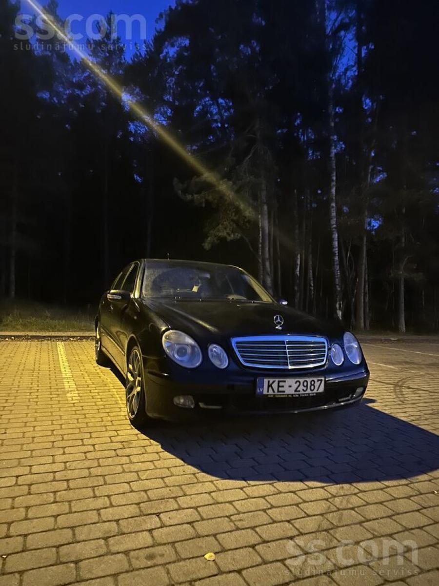 Черный Мерседес E 200 2005 в Рига, объемом двигателя 2.00 л и пробегом 314 тыс. км за 2500 €, фото 3 на AUTOMOTO.COM.LV