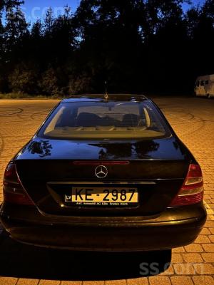 Черный Мерседес E 200 2005 в Рига, объемом двигателя 2.00 л и пробегом 314 тыс. км за 2500 €, фото 6 на AUTOMOTO.COM.LV