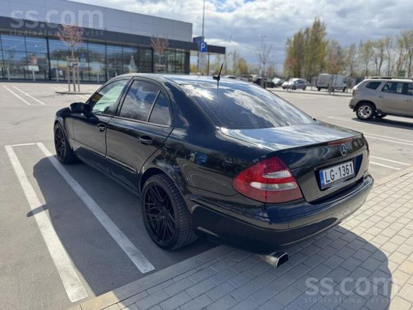 Melns Mercedes-Benz e-200 2006 Rīga, ar dzinēja tilpumu 2.20 L un nobraukumu 451 tūkst. km par 3000 €, foto 4 vietnē AUTOMOTO.COM.LV