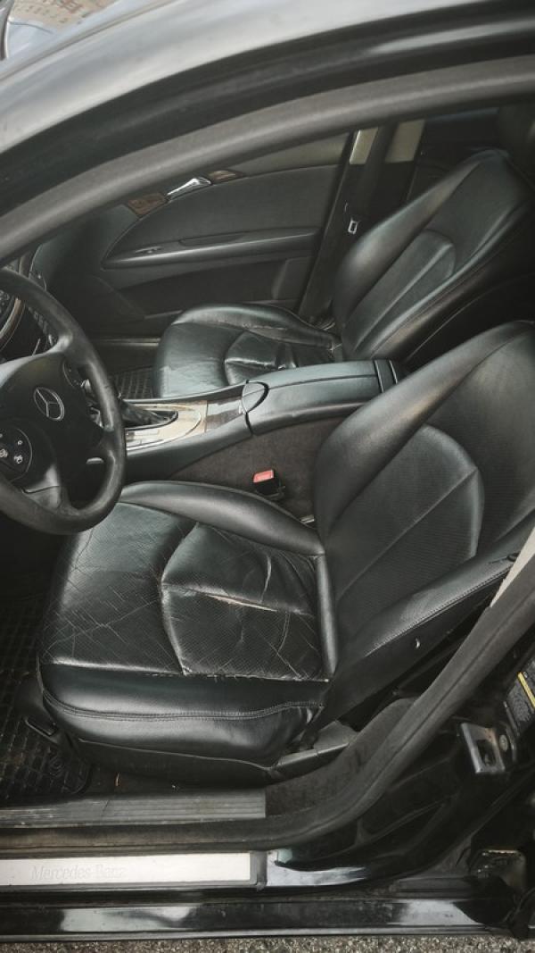 Black Mercedes-Benz e-200 2006 in Narva, with an engine capacity of 2.20 L and mileage of 474 thousand km for 1350 €, photo 10 on AUTOMOTO.COM.LV