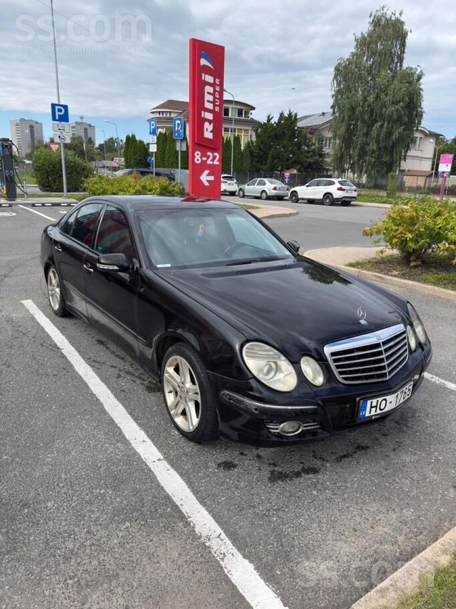 Черный Мерседес E 200 2006 в Рига, объемом двигателя 2.00 л и пробегом 393 тыс. км за 2650 €, фото 3 на AUTOMOTO.COM.LV