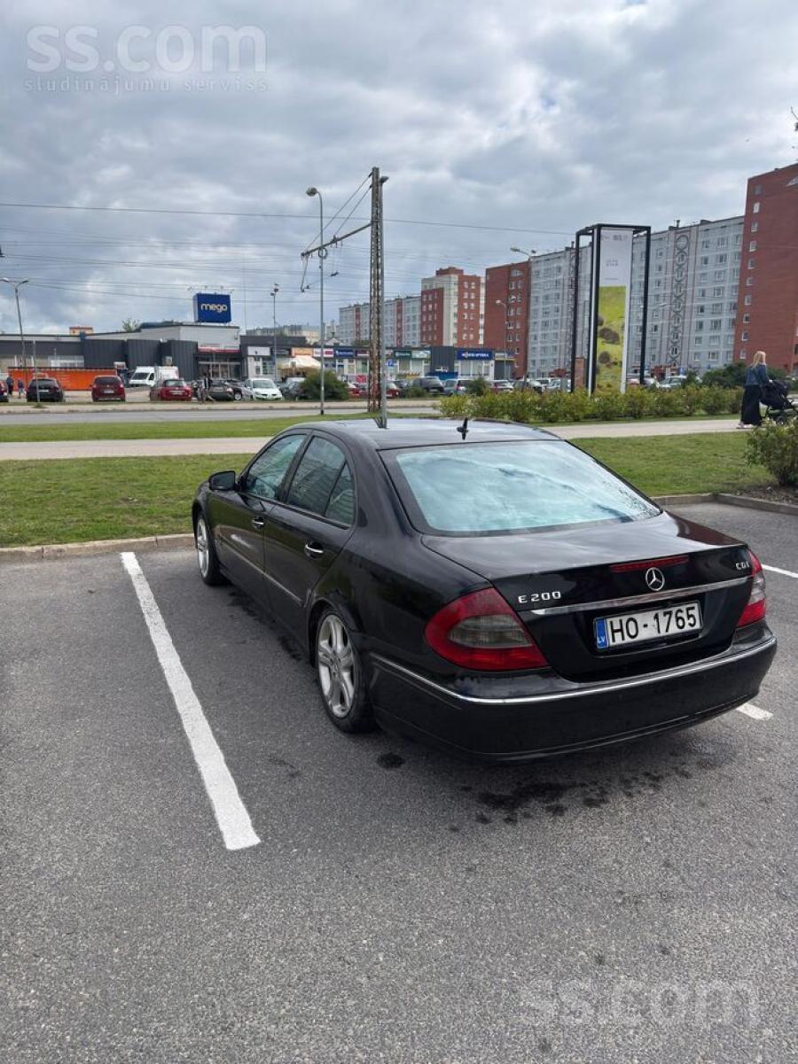 Черный Мерседес E 200 2006 в Рига, объемом двигателя 2.00 л и пробегом 393 тыс. км за 2650 €, фото 8 на AUTOMOTO.COM.LV