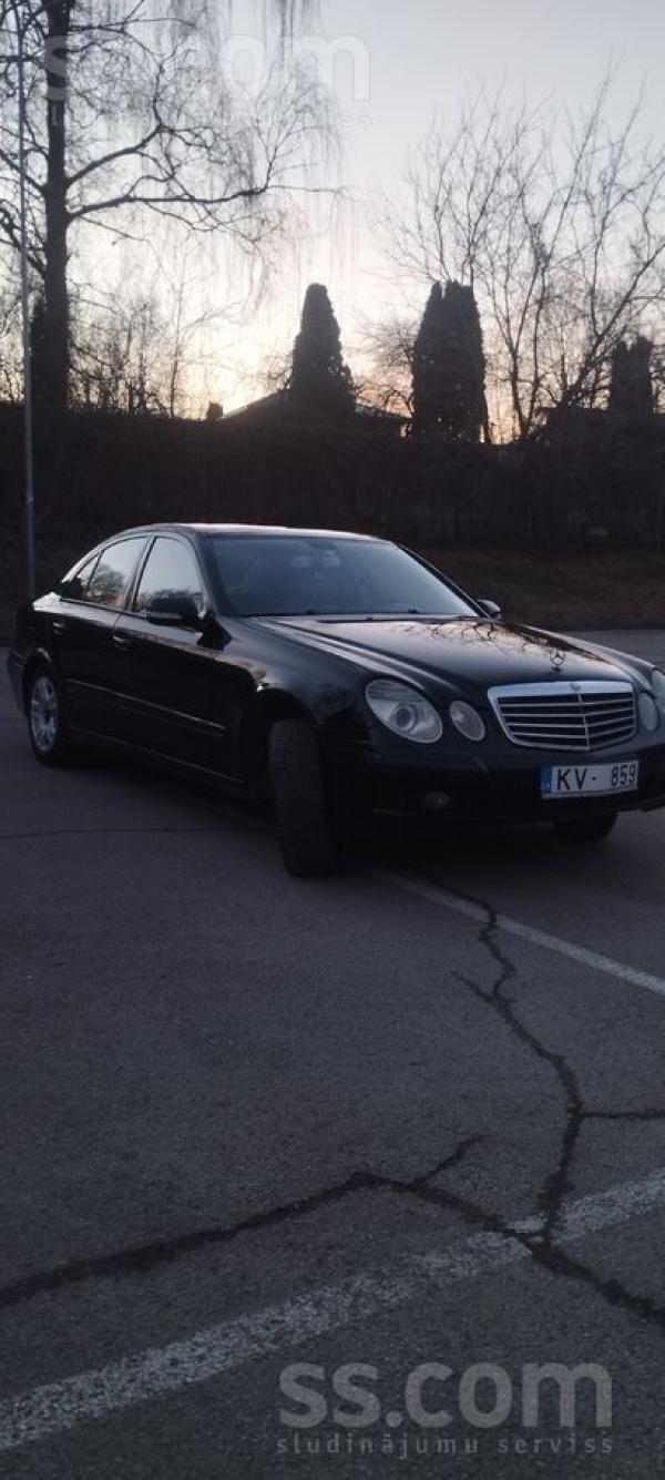 Black Mercedes-Benz e-200 2006 in Ogre, with an engine capacity of 2.10 L and mileage of 360 thousand km for 2000 €, photo 8 on AUTOMOTO.COM.LV