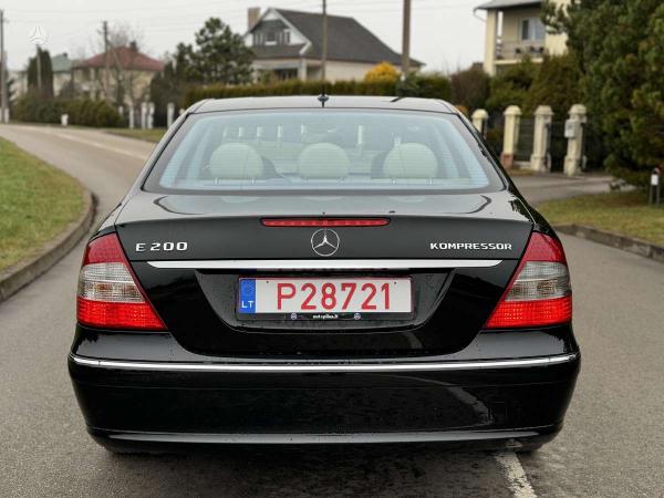 Black Mercedes-Benz e-200 2007 in Mazeikiai, with an engine capacity of 1.80 L and mileage of 305 thousand km for 3300 €, photo 4 on AUTOMOTO.COM.LV