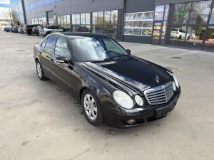 Черный Мерседес E 200 2007 в Паневежис, объемом двигателя 2.20 л и пробегом 400 тыс. км за 2050 €, фото 3 на AUTOMOTO.COM.LV