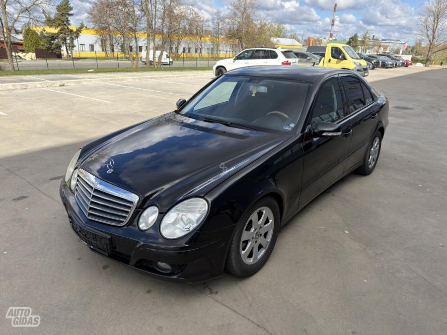 Черный Мерседес E 200 2007 в Паневежис, объемом двигателя 2.20 л и пробегом 400 тыс. км за 2050 €, фото 5 на AUTOMOTO.COM.LV