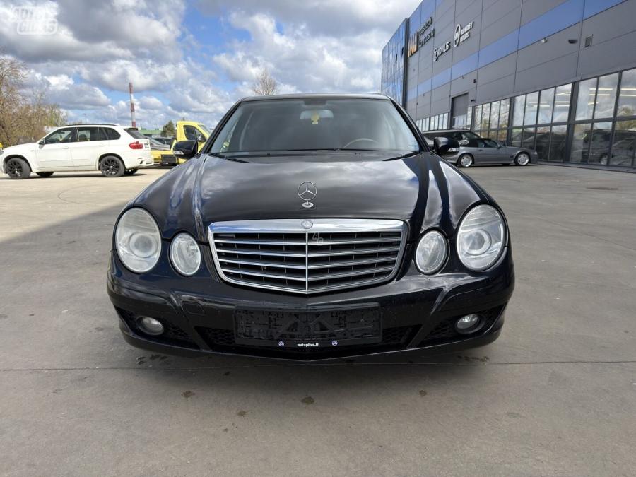 Черный Мерседес E 200 2007 в Паневежис, объемом двигателя 2.20 л и пробегом 400 тыс. км за 2050 €, фото 6 на AUTOMOTO.COM.LV