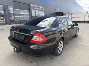 Черный Мерседес E 200 2007 в Паневежис, объемом двигателя 2.20 л и пробегом 400 тыс. км за 2050 €, фото 8 на AUTOMOTO.COM.LV