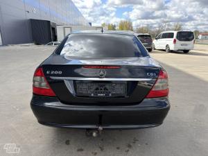 Черный Мерседес E 200 2007 в Паневежис, объемом двигателя 2.20 л и пробегом 400 тыс. км за 2050 €, фото 10 на AUTOMOTO.COM.LV