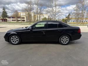 Черный Мерседес E 200 2007 в Паневежис, объемом двигателя 2.20 л и пробегом 400 тыс. км за 2050 €, фото 12 на AUTOMOTO.COM.LV