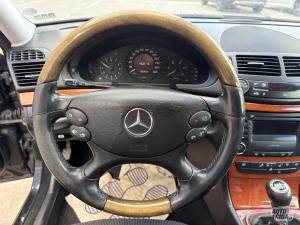 Черный Мерседес E 200 2007 в Паневежис, объемом двигателя 2.20 л и пробегом 400 тыс. км за 2050 €, фото 19 на AUTOMOTO.COM.LV