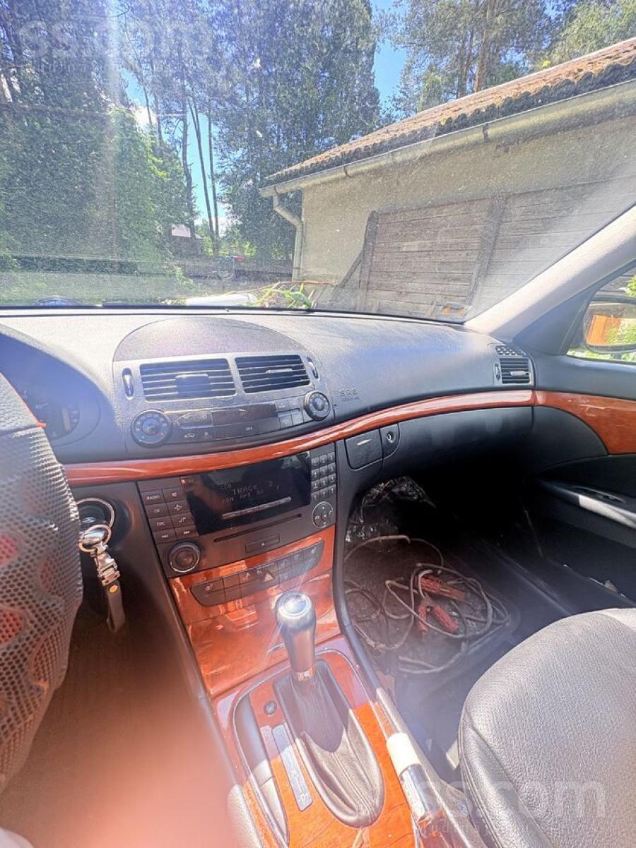 Черный Мерседес E 200 2007 в Огре, объемом двигателя 2.00 л и пробегом 260 тыс. км за 1500 €, фото 7 на AUTOMOTO.COM.LV