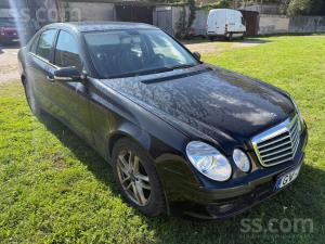 Black Mercedes-Benz e-200 2007 in Riga, with an engine capacity of 2.20 L and mileage of 534 thousand km for 1200 €, photo 4 on AUTOMOTO.COM.LV