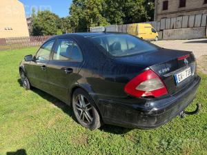 Black Mercedes-Benz e-200 2007 in Riga, with an engine capacity of 2.20 L and mileage of 534 thousand km for 1200 €, photo 8 on AUTOMOTO.COM.LV