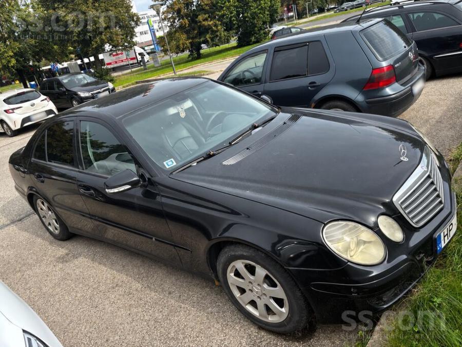 Черный Мерседес E 200 2007 в Рига, объемом двигателя 2.20 л и пробегом 427 тыс. км за 1500 €, фото 1 на AUTOMOTO.COM.LV