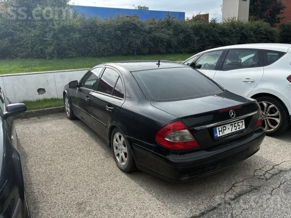 Mercedes-Benz e-200 2007 Rīga vietnē Melns Mercedes-Benz e-200 2007 Rīga, ar dzinēja tilpumu 2.20 L un nobraukumu 427 tūkst. km par 1500 €, foto 4 vietnē AUTOMOTO.COM.LV