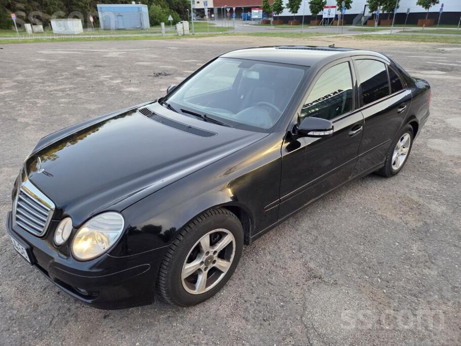 Черный Мерседес E 200 2008 в Рига, объемом двигателя 2.20 л и пробегом 327 тыс. км за 2000 €, фото 4 на AUTOMOTO.COM.LV