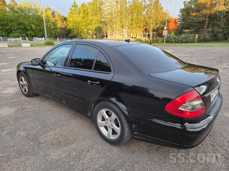 Черный Мерседес E 200 2008 в Рига, объемом двигателя 2.20 л и пробегом 327 тыс. км за 2000 €, фото 6 на AUTOMOTO.COM.LV