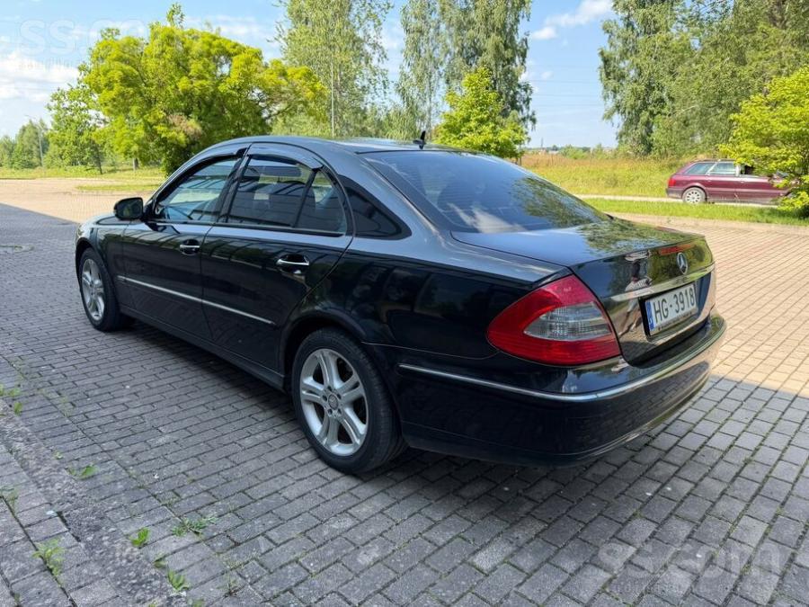 Black Mercedes-Benz e-200 2008 in Tukums, with an engine capacity of 1.80 L and mileage of 139 thousand km for 5200 €, photo 3 on AUTOMOTO.COM.LV